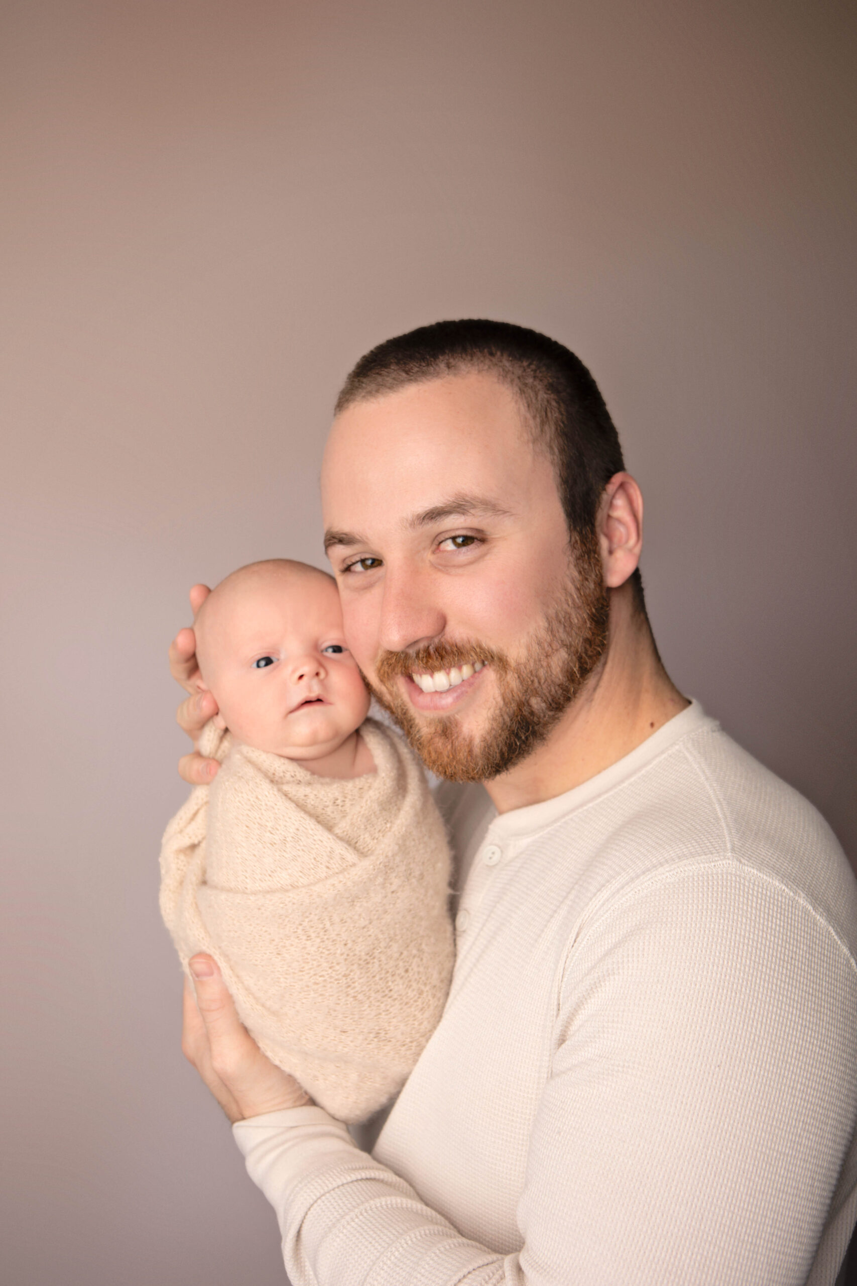 In My Father’s Arms: Favorite Newborn Photos with Dad - blog