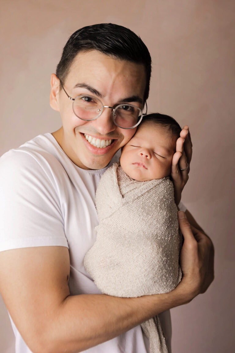 In My Father’s Arms: Favorite Newborn Photos with Dad - blog